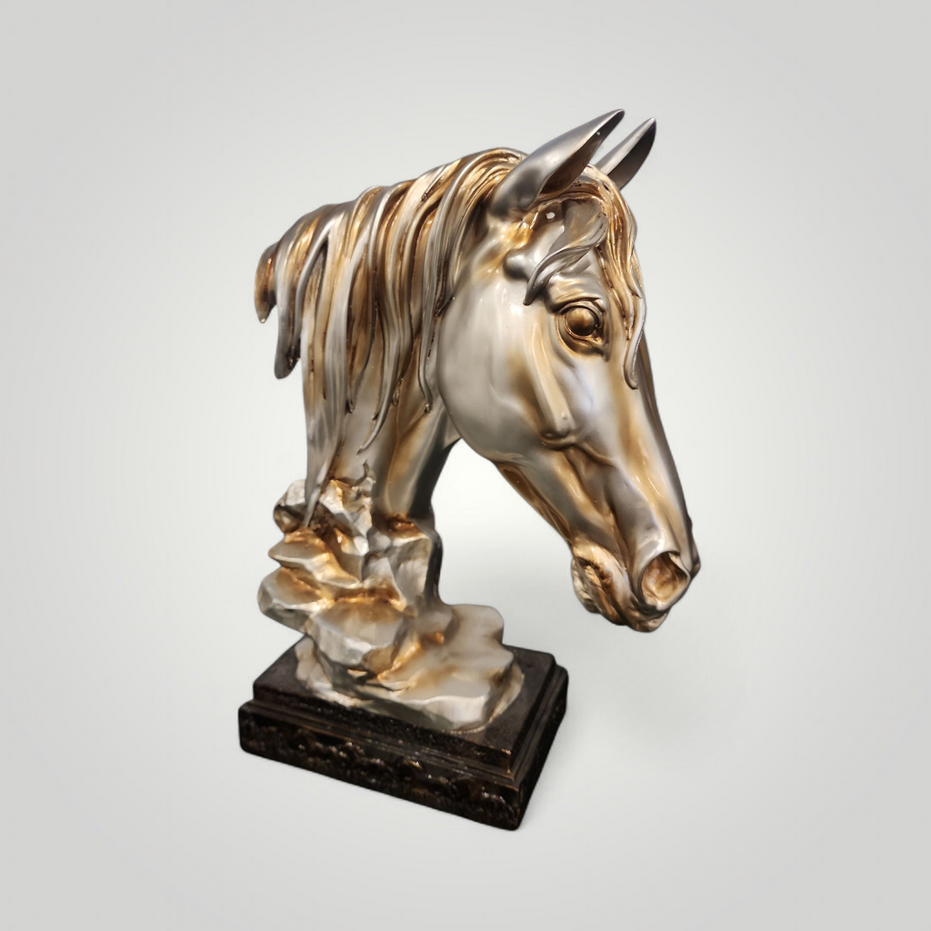 Majestic Mane – Studio Red Lifestyle